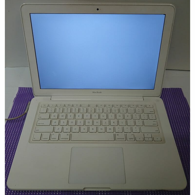Apple MacBook 2009 Laptop White | PC ROOM